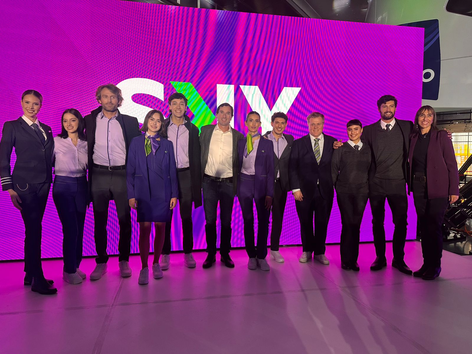 SKY revoluciona la aviación con nuevos uniformes: innovación y confort ...