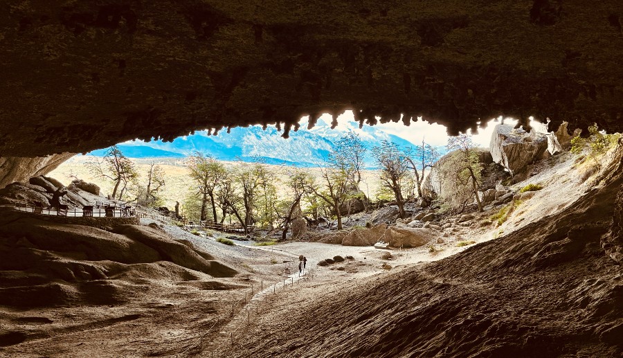 Visita la histórica cueva del Milodón y revive el pasado prehistórico ...